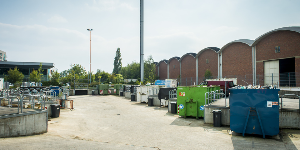 Breng piepschuim, vlak glas en kaarsvet gratis naar containerpark ...